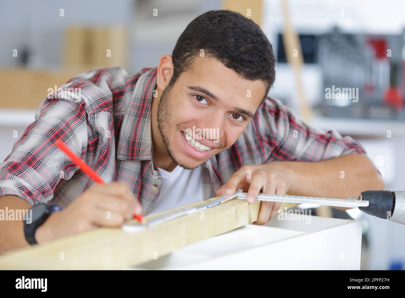 Professional carpenter making mark hi-res stock photography and images ...