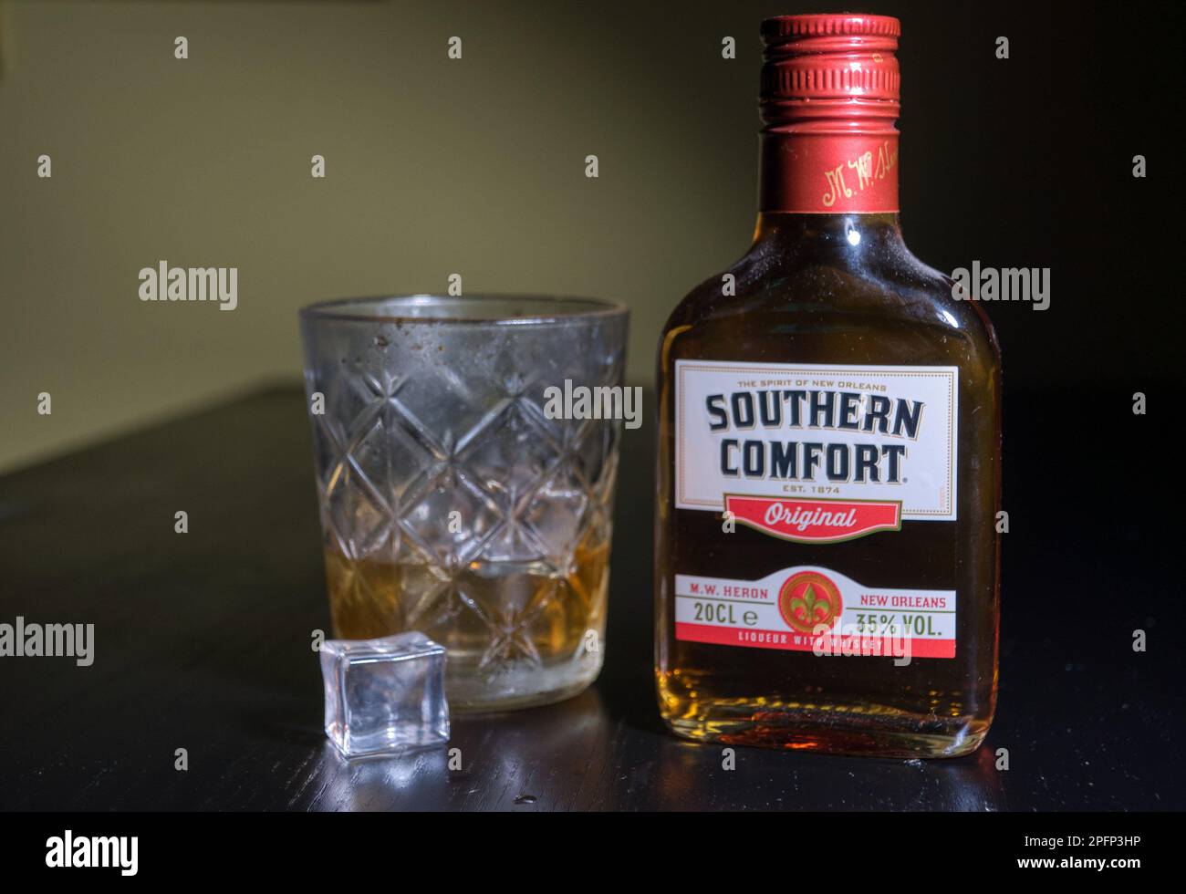 Southern comfort glass hi-res stock photography and images - Alamy