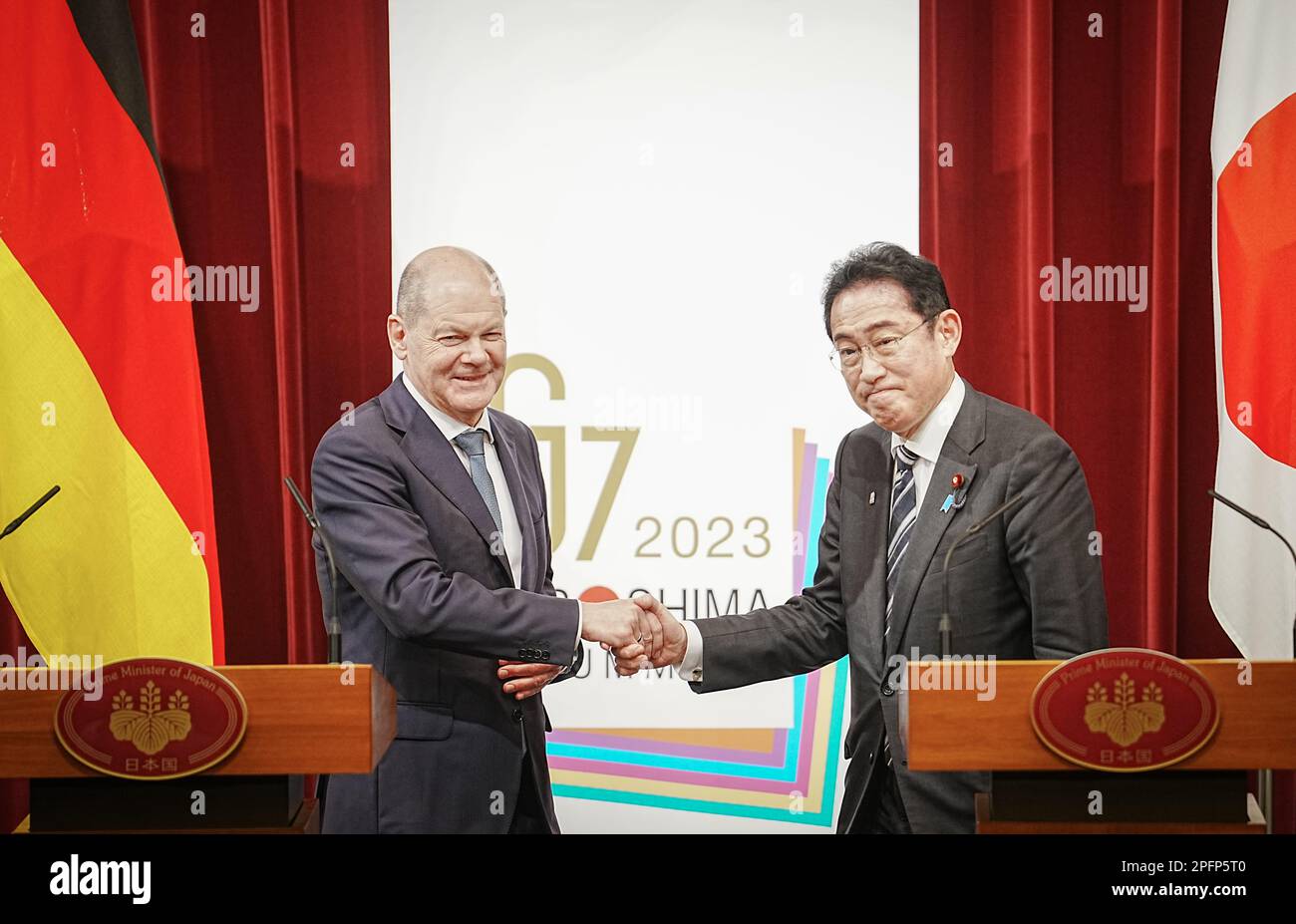 Tokio, Japan. 18th Mar, 2023. German Chancellor Olaf Scholz (l, SPD ...
