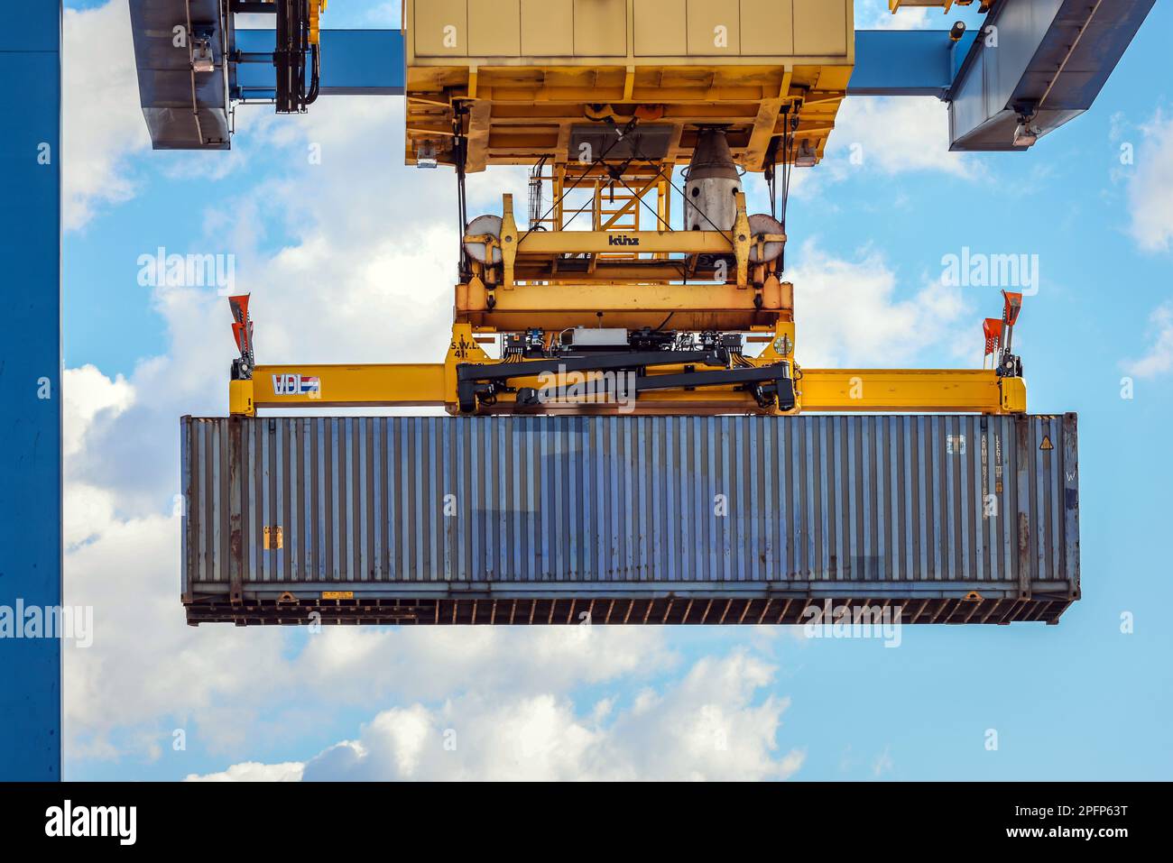 Onward tra hi-res stock photography and images - Alamy