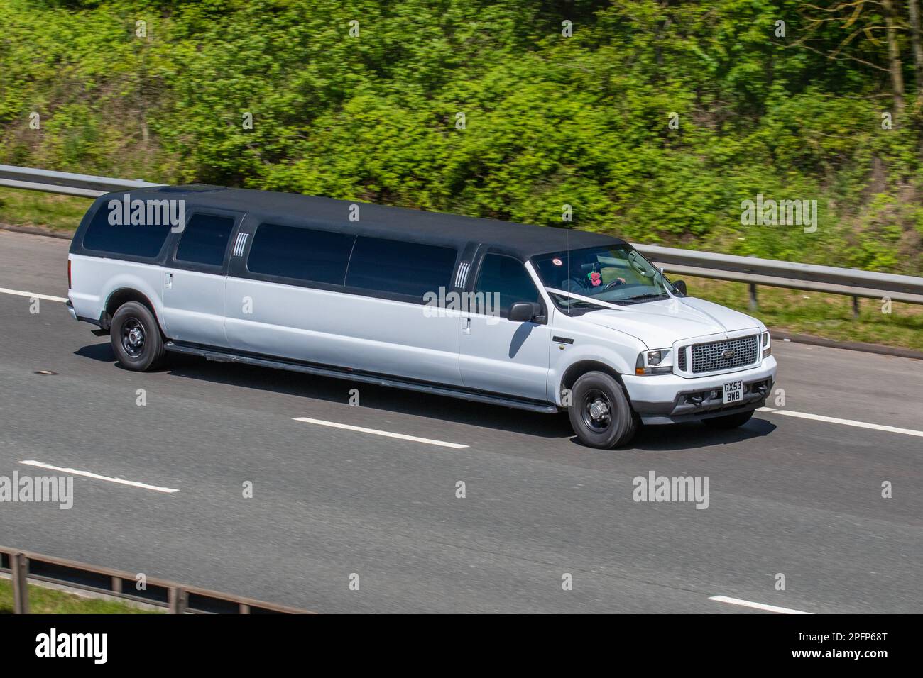2004 (53) Black White FORD EXCURSION 6800cc Petrol wedding car ...