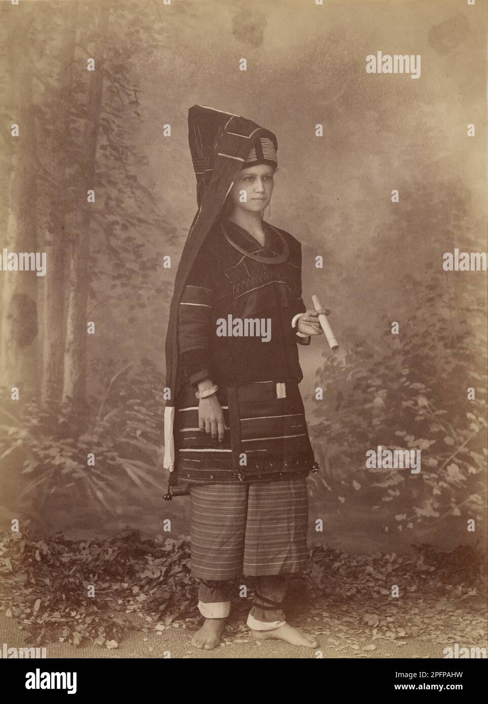 Palaung Woman about 1890 by Felice Beato Stock Photo - Alamy