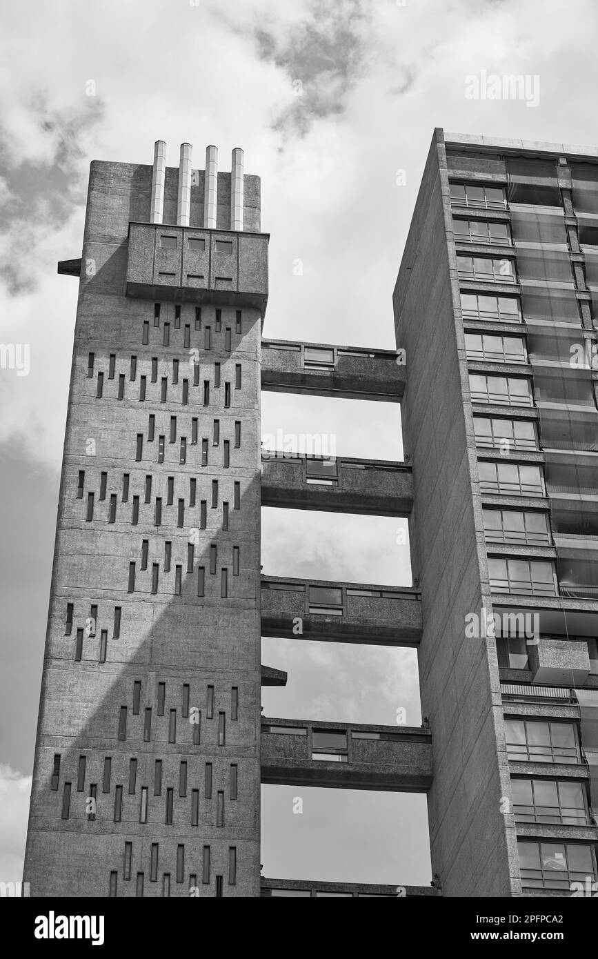 Balfron Tower, designed by Ernő Goldfinger, 1967; London, UK Stock ...