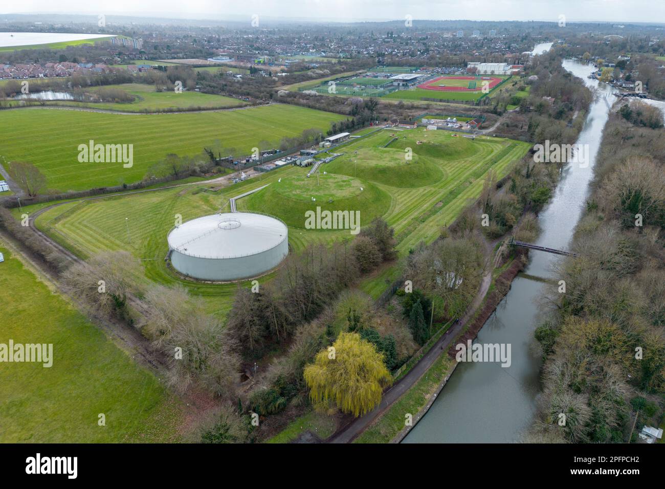 Sunbury lock gas works hi-res stock photography and images - Alamy