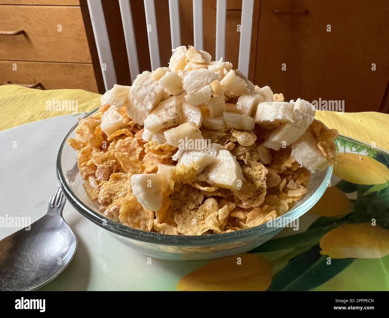 Corn Flakes, banana and milk is a fairly common American breakfast ...