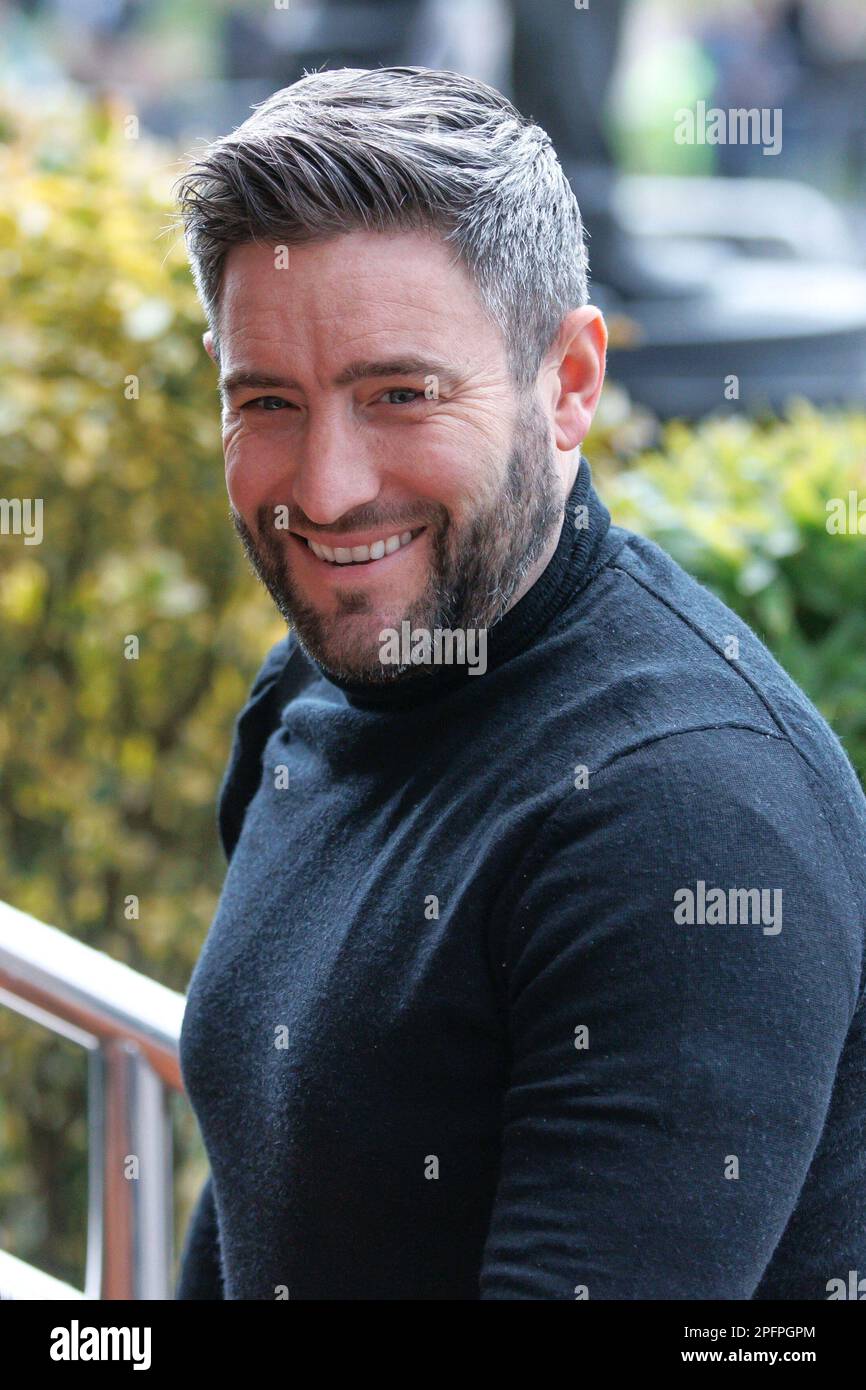 Hibs Manager Lee Johnson arrives at Celtic Park before the cinch ...