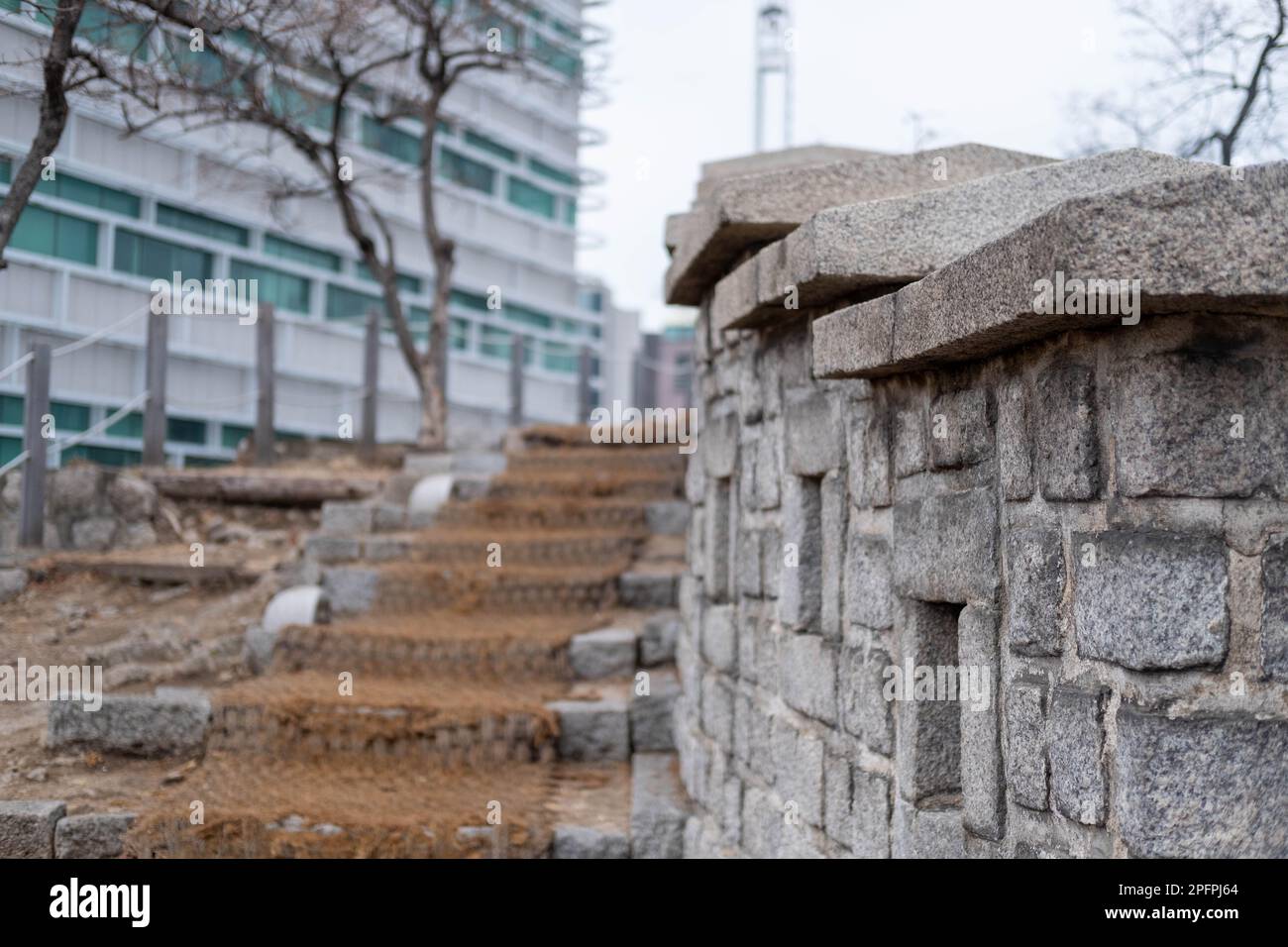 Seoul City Wall along the Heunginjimun park in Dongdaemun area of Seoul ...