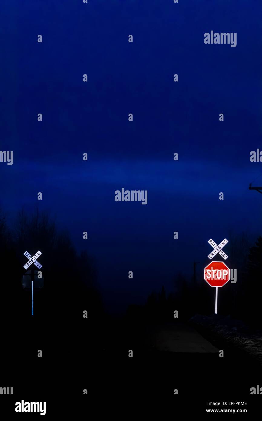 Highway railroad grade crossings hi-res stock photography and images ...