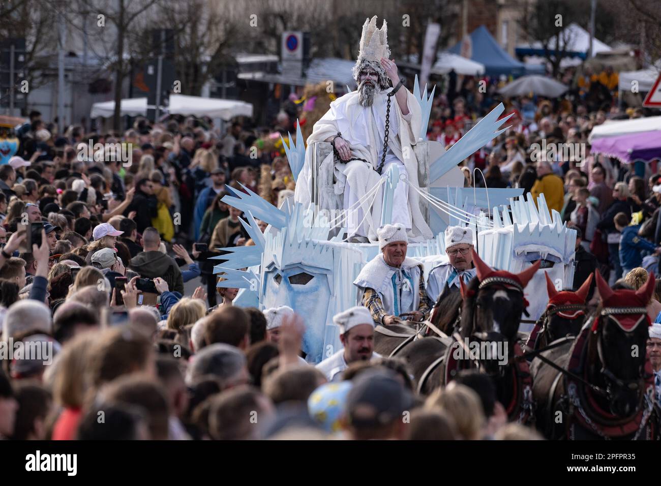 Eisenach, Germany. 18th Mar, 2023. "Herr Winter" waves during the ...