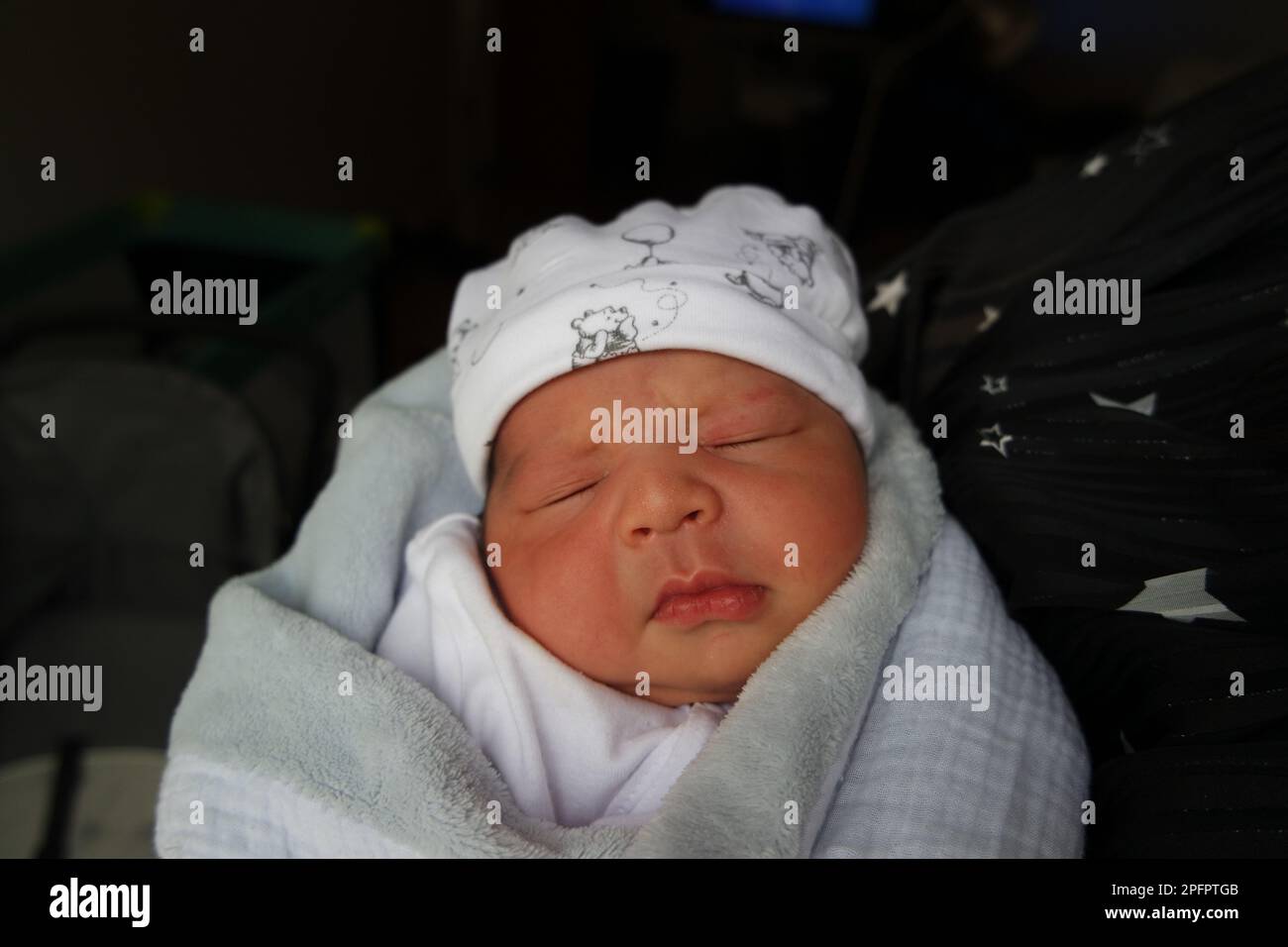 Asian pakistani cute baby hi-res stock photography and images - Alamy
