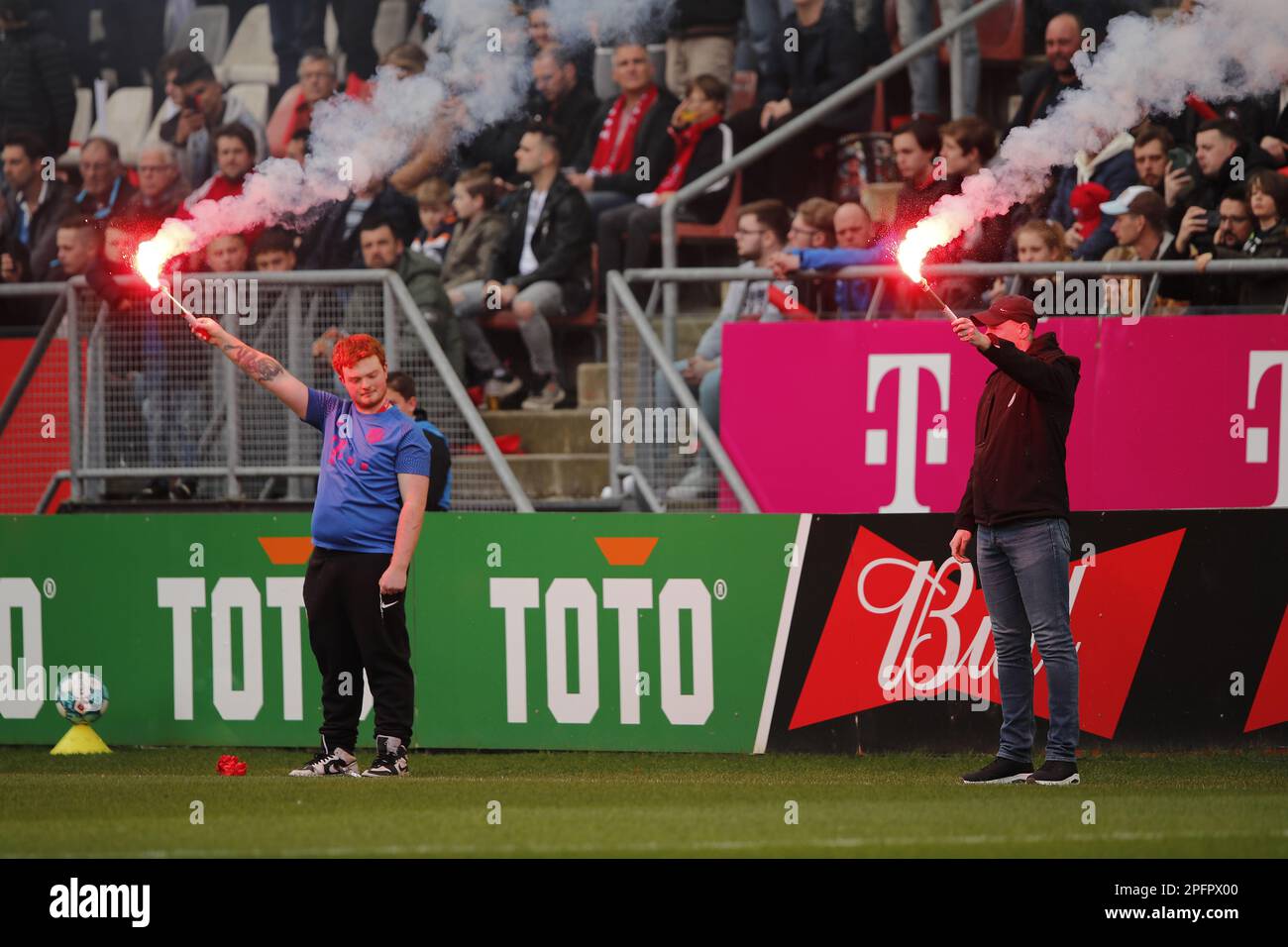 UTRECHT - Utrecht supporters give support to the victims of the tram ...