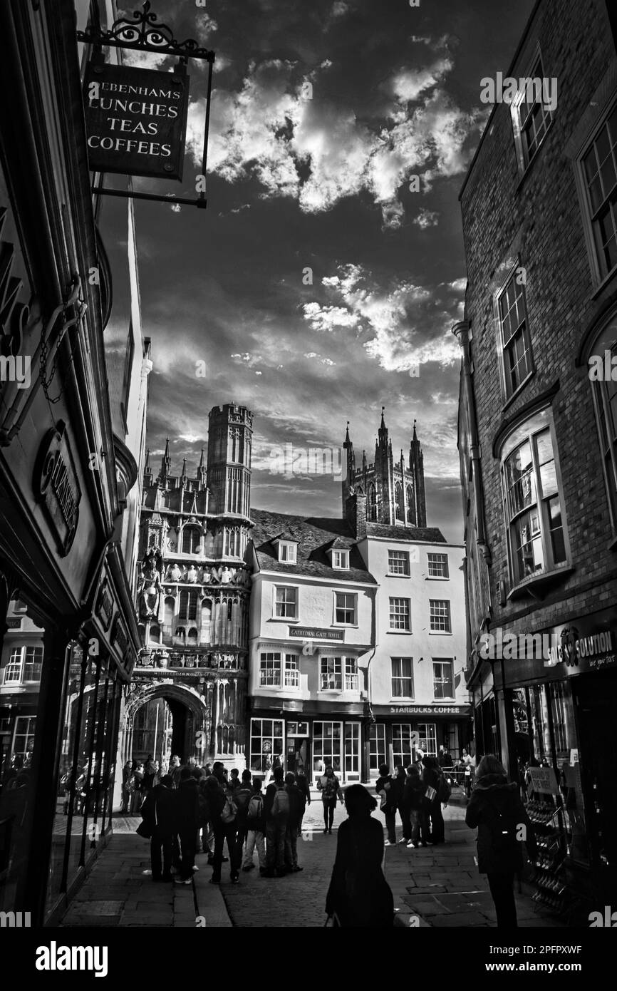 Canterbury cathedral kent Black and White Stock Photos & Images - Alamy