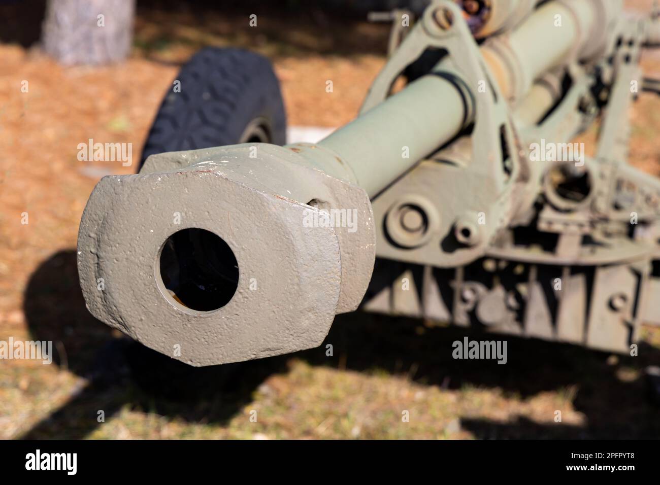 Cannon barrel muzzle brake outlet. Construction details of artillery ...