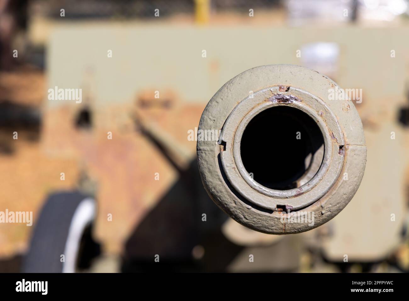 Cannon barrel muzzle brake outlet. Construction details of artillery ...