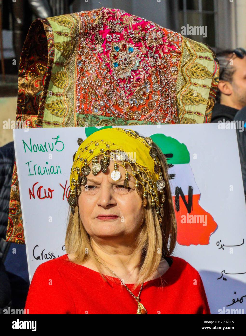 Iranina traditional dress hi-res stock photography and images - Alamy