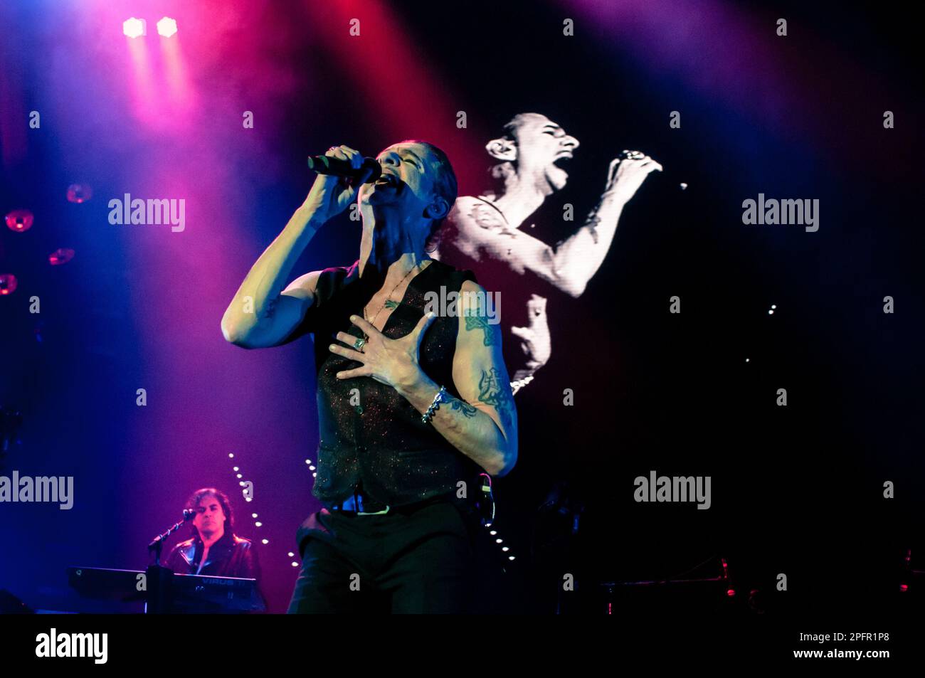 Torino, Italia. 9 dicembre 2017. Il gruppo rock Depeche Mode ha suonato ...