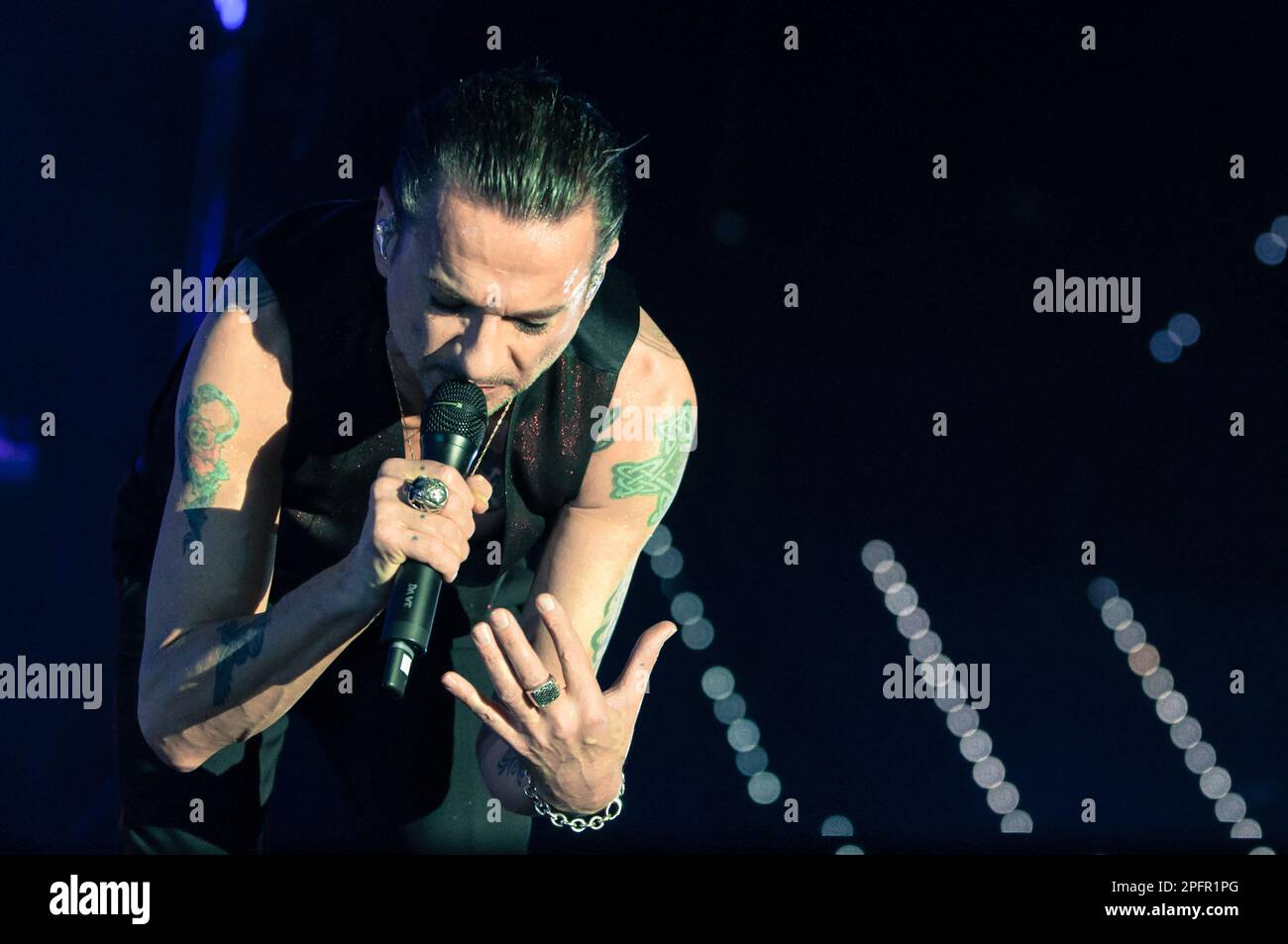 Torino, Italia. 9 dicembre 2017. Il gruppo rock Depeche Mode ha suonato ...