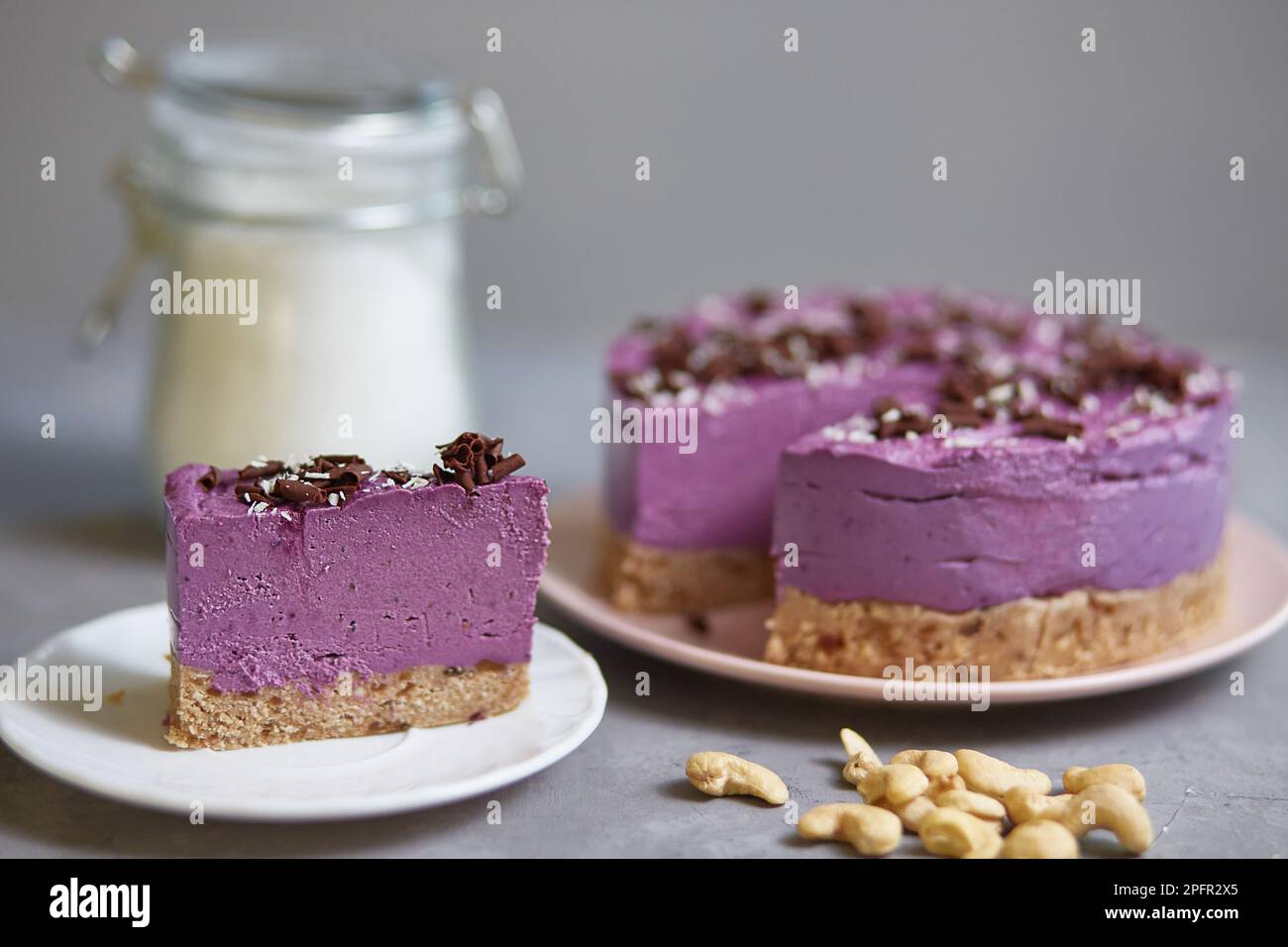 Vegan blueberry pie. Cooking without baking and processing. Raw cooking ...