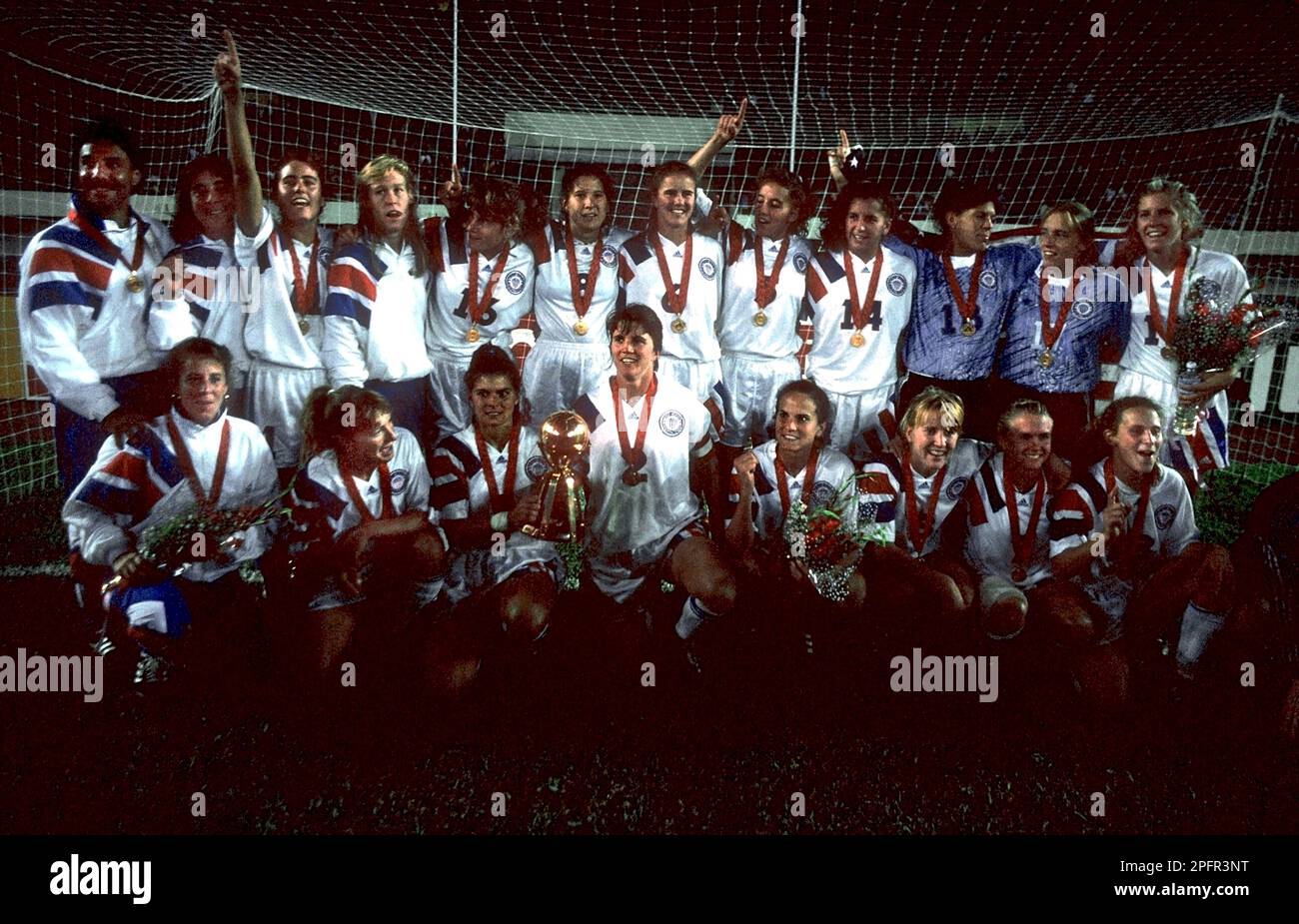 The United States Women's National Team pose for pictures after their 2 ...