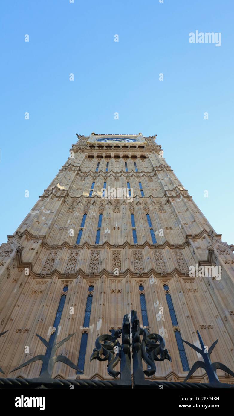 Elizabeth tower london vertical view hi-res stock photography and ...