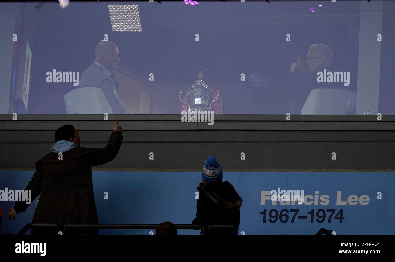 Well wisher hi-res stock photography and images - Alamy