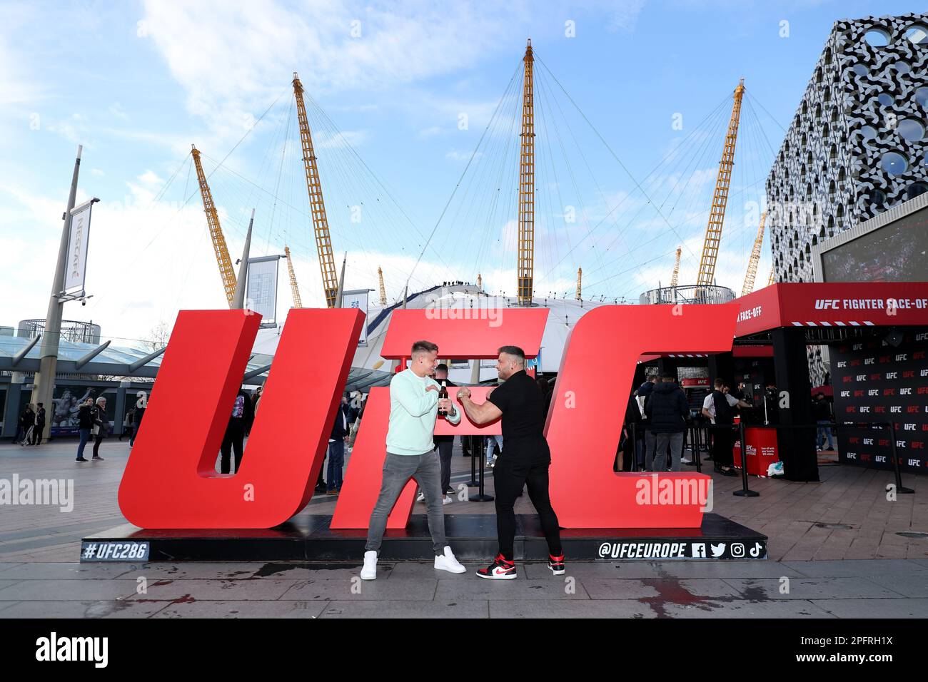 Ufc london 02 arena hi-res stock photography and images - Alamy