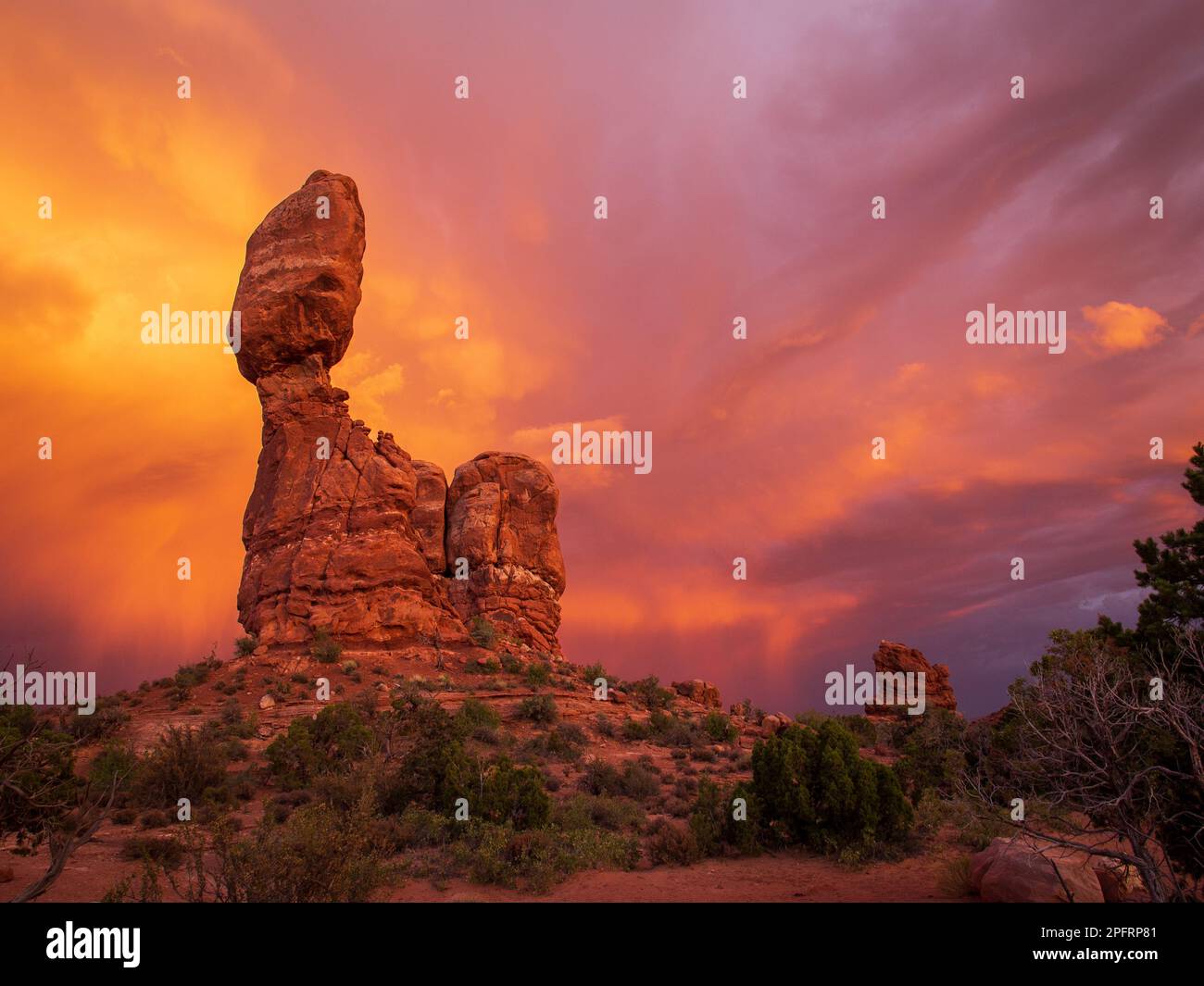 The Balanced Rock in Arches National Park, Utah, is a stunning natural ...