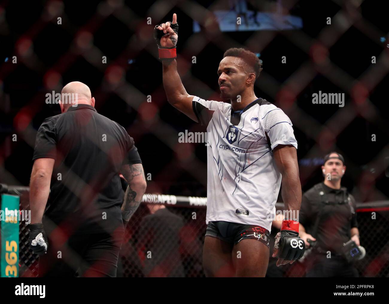 United Kingdom's Lerone Murphy celebrates victory over Brazil's Gabriel ...