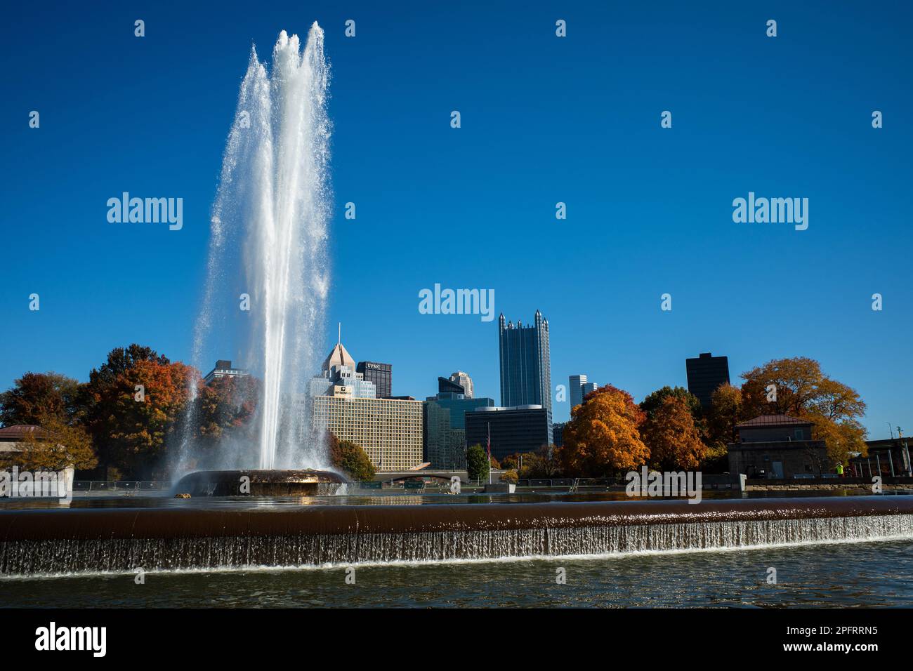 View over downtown Pittsburgh with the fountain at Point State Park and ...