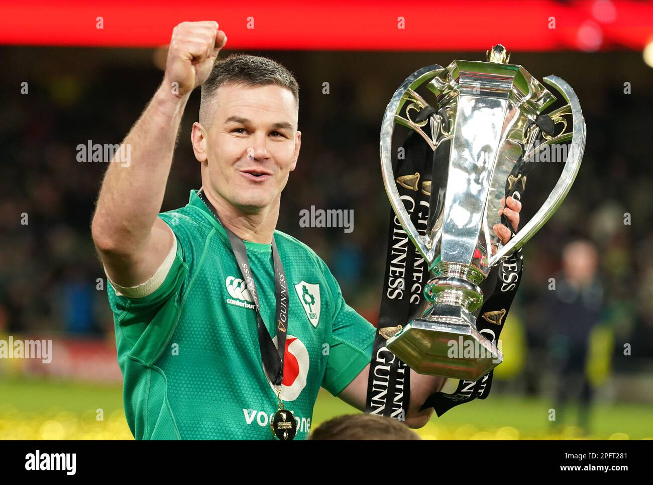 Ireland's Jonathan Sexton celebrates after the Guinness Six Nations ...
