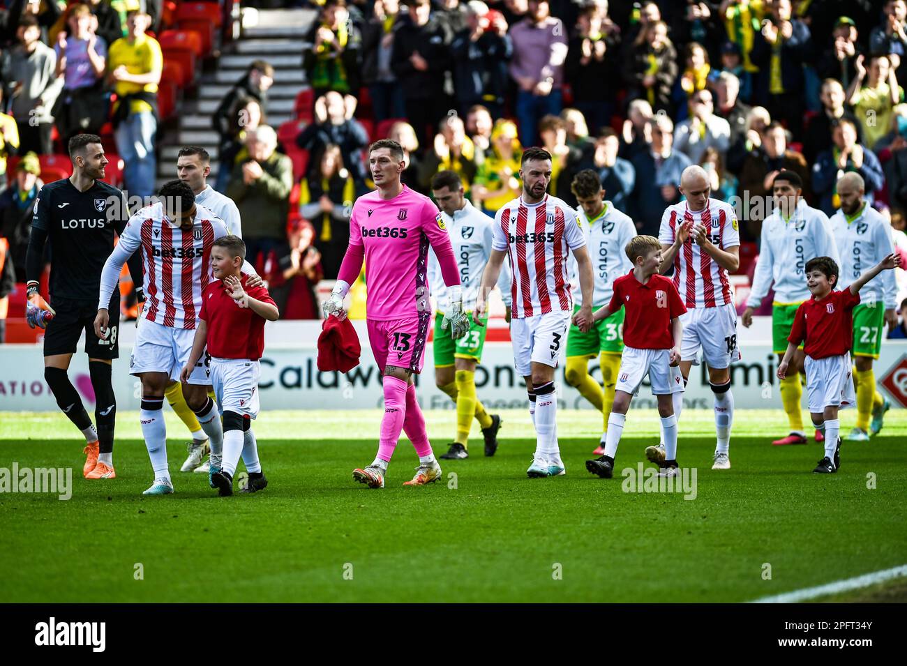 Efl mascots hi-res stock photography and images - Alamy