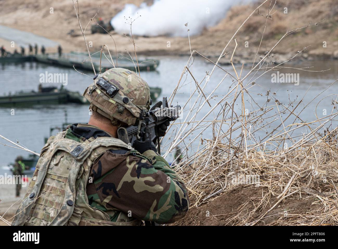 U.S. Soldiers assigned to the 11th Engineer Battalion, 2nd Infantry ...