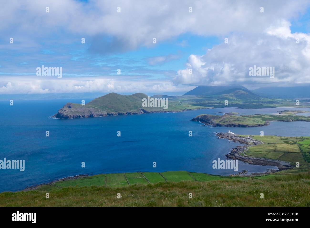 View over coast and sea, lookout point at Geokaun mountain, Valentia ...