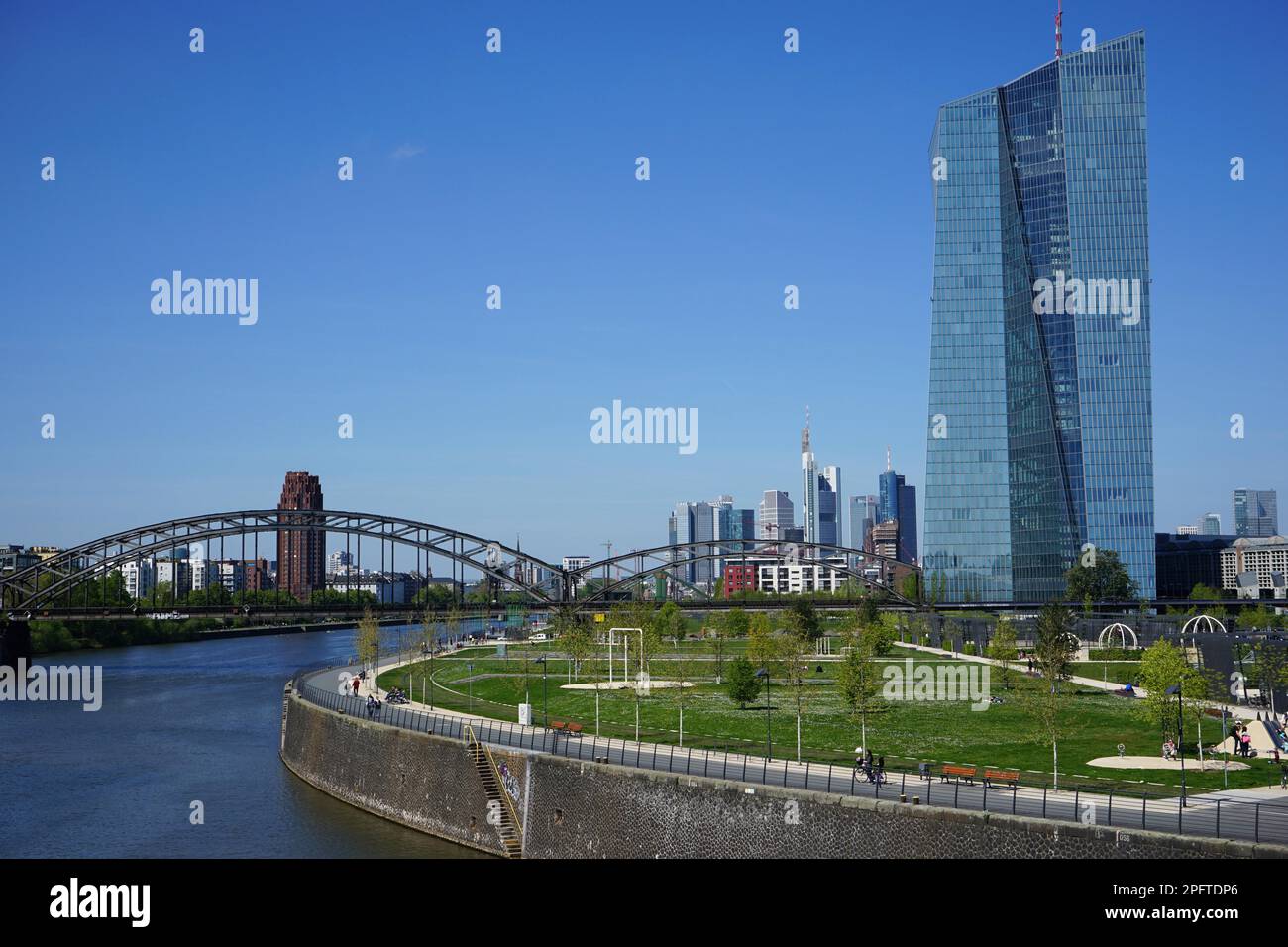 Hafenpark am Main and European Central Bank, Hafenpark, European ...