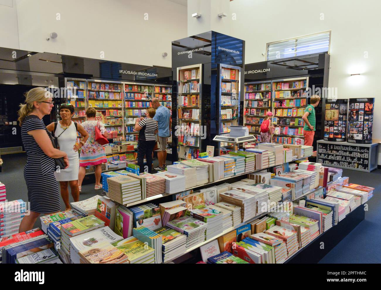 Paris department store budapest hi-res stock photography and images - Alamy