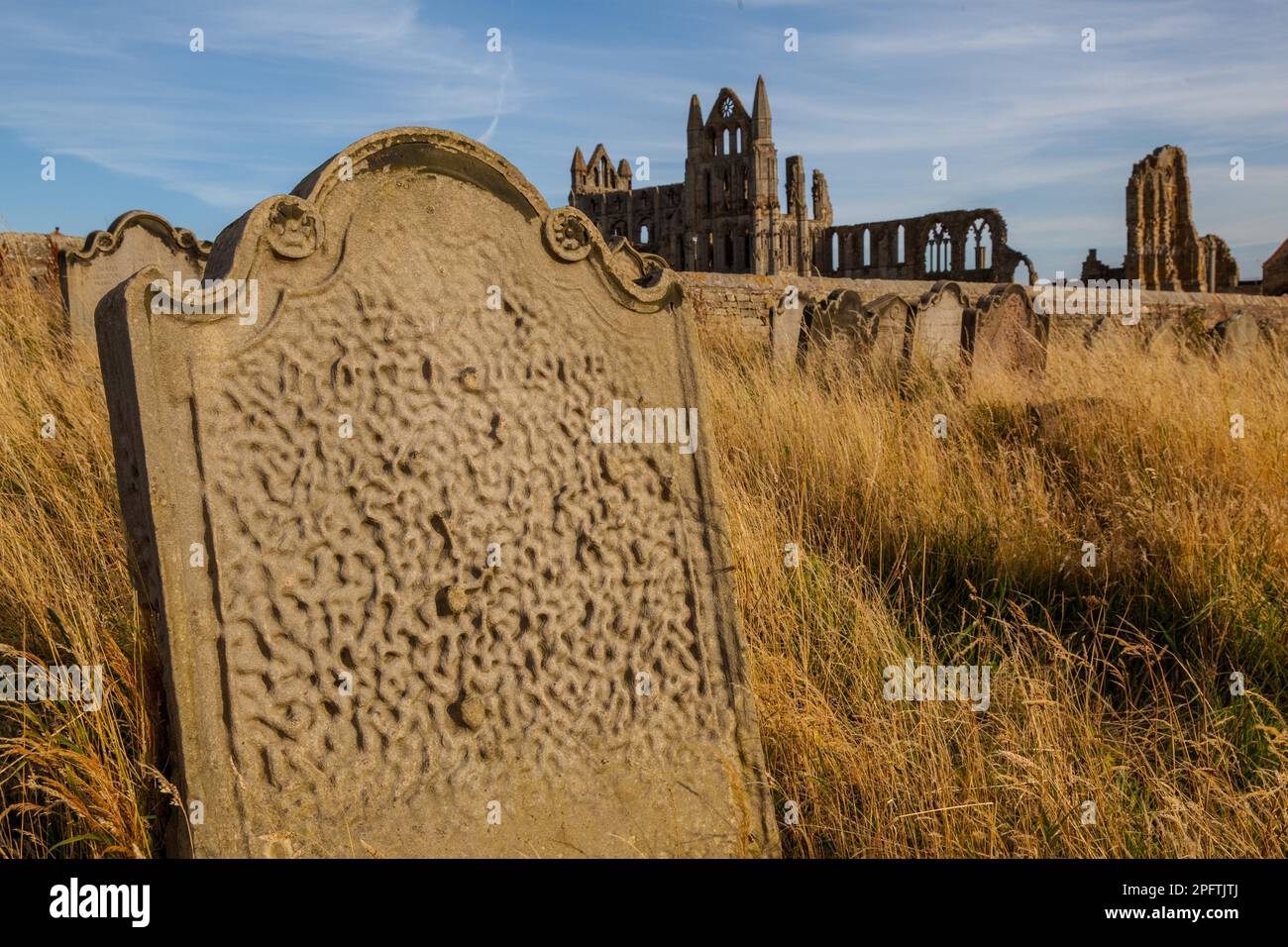 Whitby grave hi-res stock photography and images - Alamy