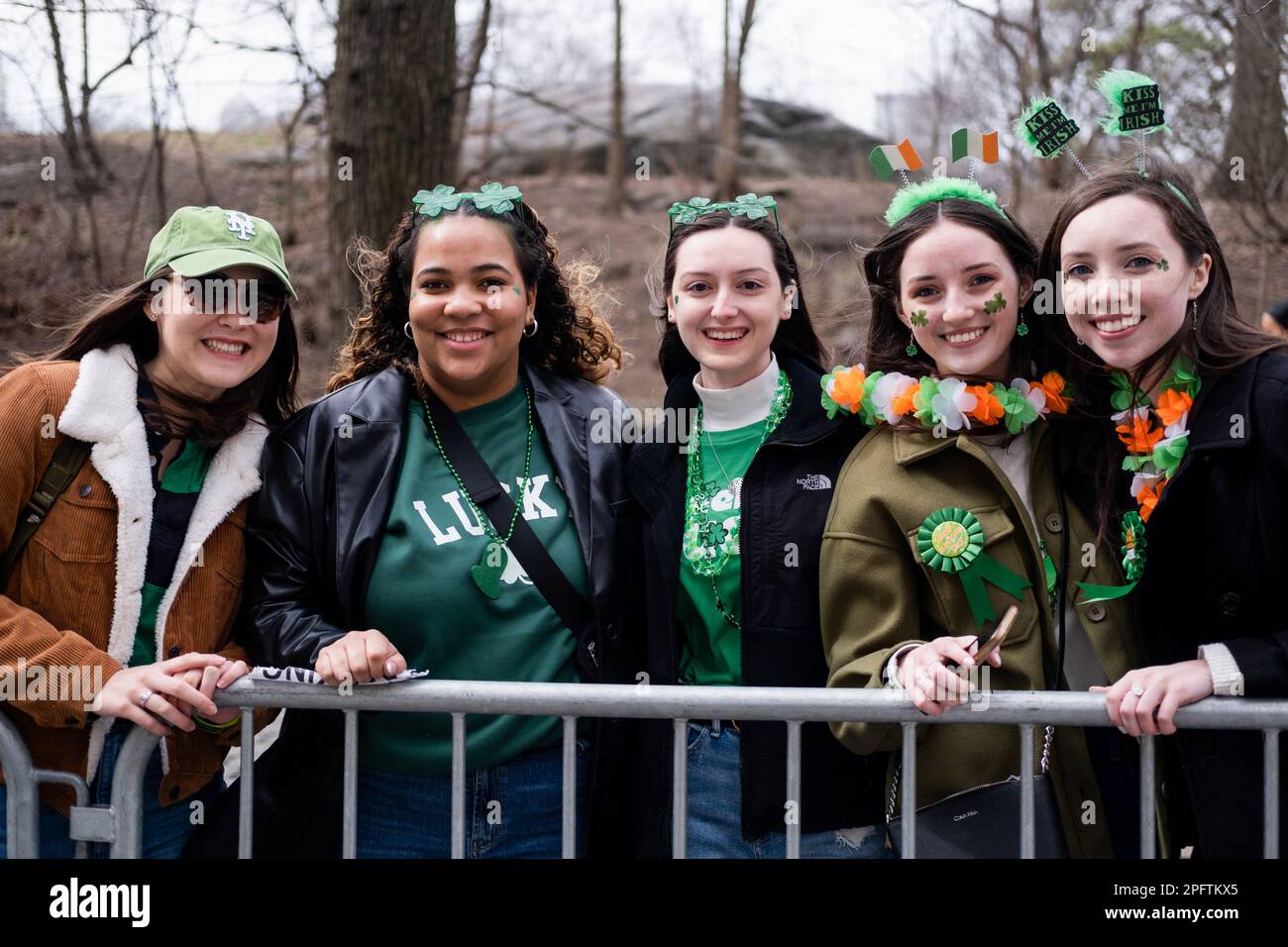 People wearing green clothes during the Saint Patrick's day parade in ...