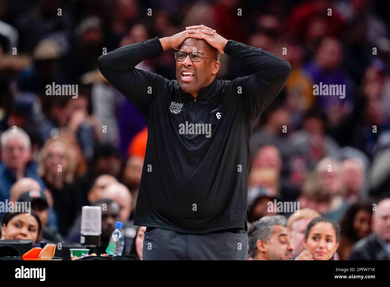 Sacramento Kings coach Mike Brown reacts during the first half of the ...