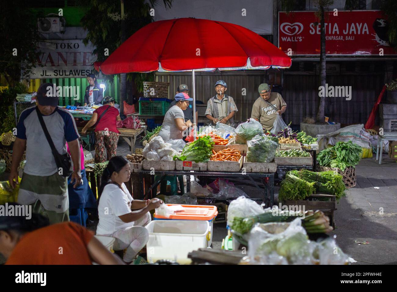 Denpasar, Bali, Indonesia - March 17, 2023: Sellers at the Pasar ...