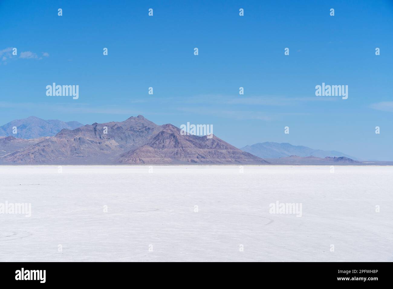 Tire bonneville salt flats hi-res stock photography and images - Alamy