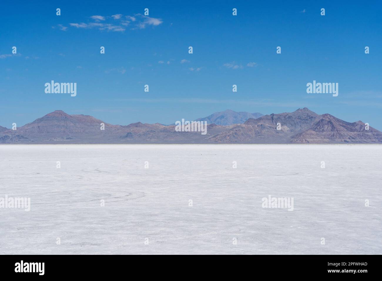 Tire bonneville salt flats hi-res stock photography and images - Alamy