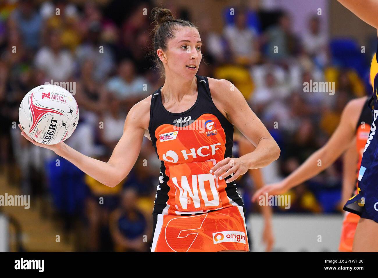 Amy Parmenter of the Giants passes the ball during the Super Netball ...