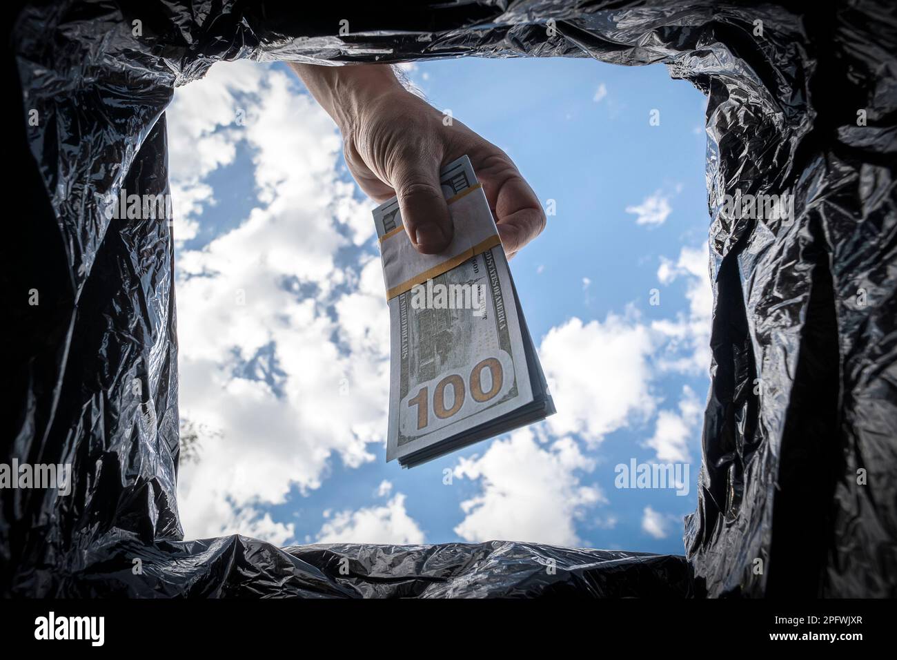 Getting rid of excess cash, switching to non-cash payment. The concept ... Getting rid of excess cash, switching to non-cash payment. The concept ...