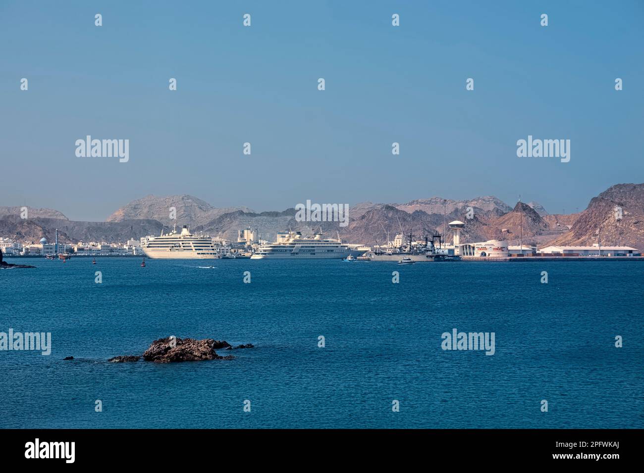Cruise ships in the harbor, Muttrah, Muscat, Oman Stock Photo - Alamy