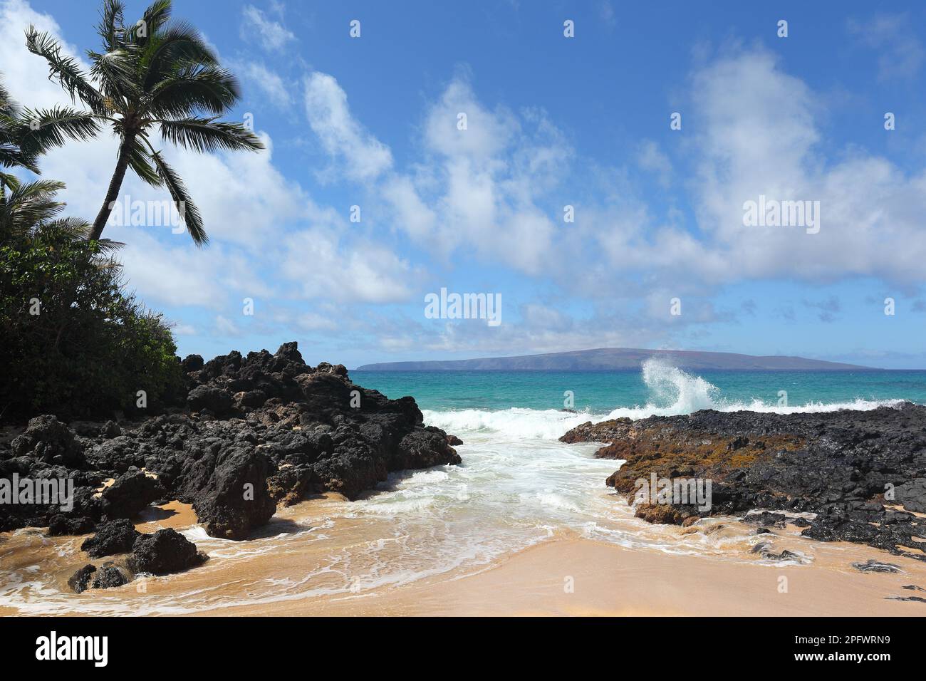 Maui, Hawaii: Beautiful Makena Cove Beach also known as Paako cove or ...