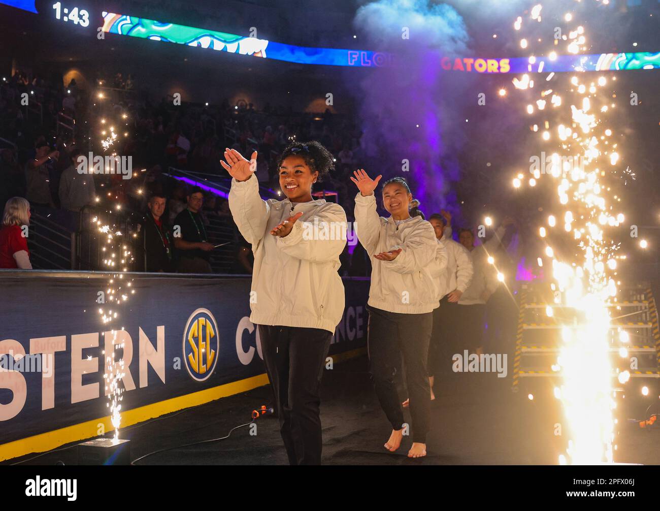 Alabama crimson tide gymnastics team hi-res stock photography and ...