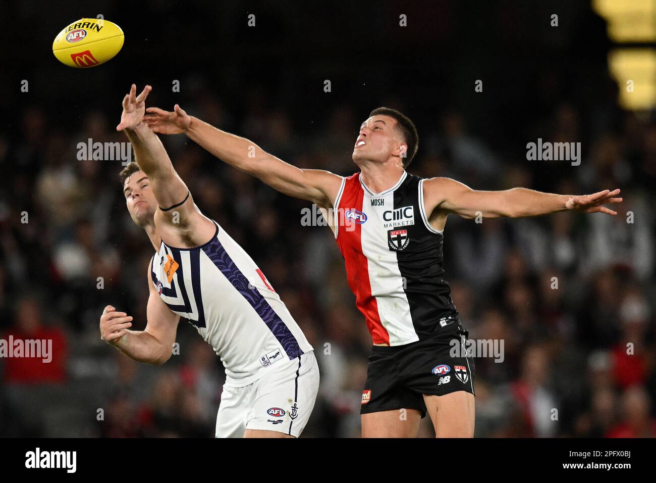 Sean Darcy of the Dockers and Rowan Marshall of the Saints compete in ...