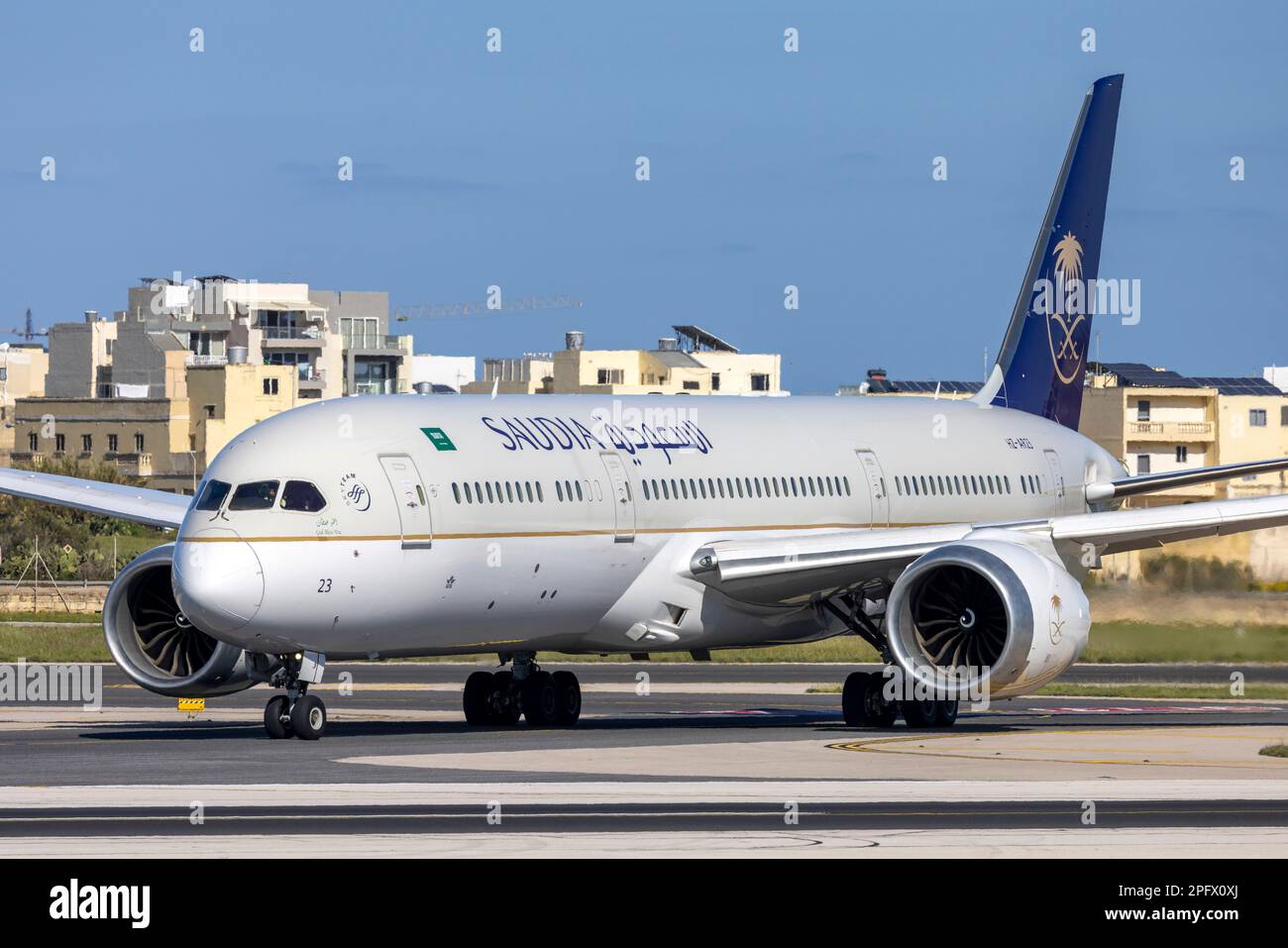 Saudia Saudi Arabian Airlines Boeing 787-9 Dreamliner (Reg.: HZ-AR23 ...