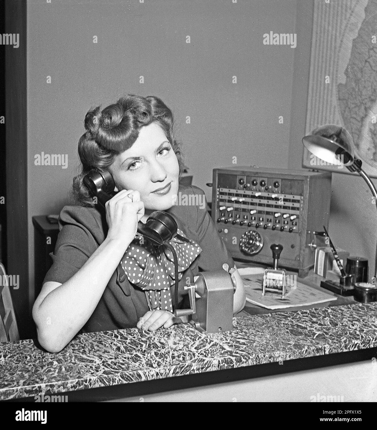 1940s fashion style technology Black and White Stock Photos & Images ...