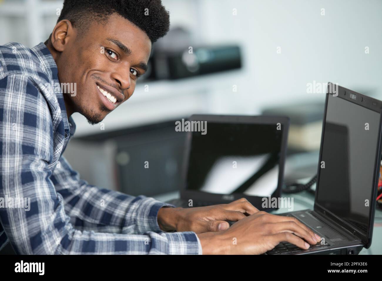 Master server hi-res stock photography and images - Alamy